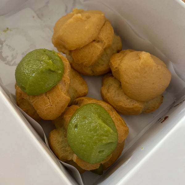 Liliha Bakery - Kalihi - Palama - 580 N Nimitz Hwy