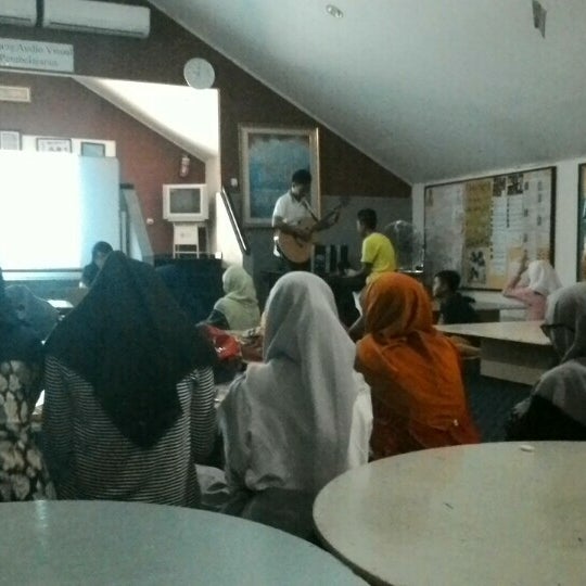 Bunga Bangsa Islamic School - High School