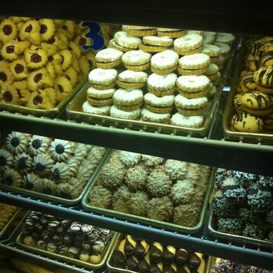 V&V Bakery - 61-19 Roosevelt Ave