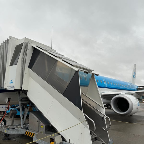 Gate B20 - Airport Gate in Schiphol