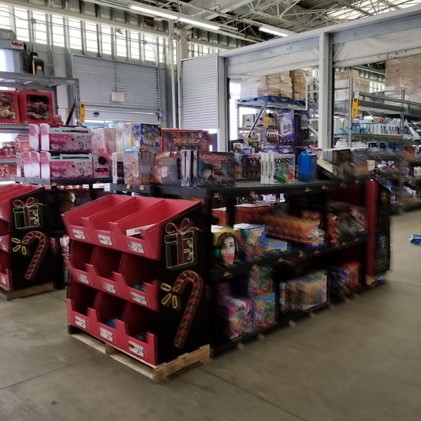 Walmart Supercenter - Big Box Store