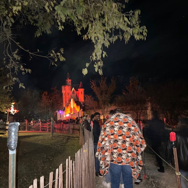 Screams Halloween Theme Park - 11 tips from 426 visitors