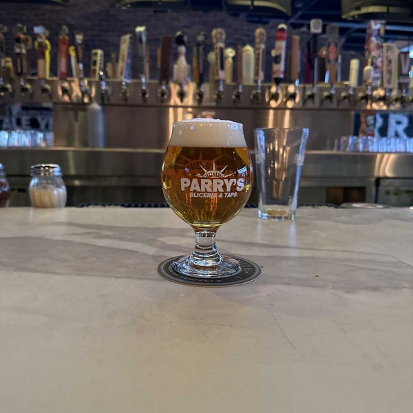 Parry's Pizzeria & Bar - Pizza Place