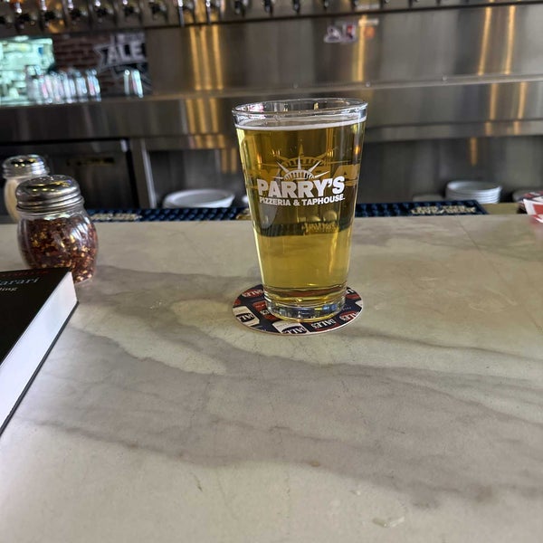 Parry's Pizzeria & Bar - Pizzeria