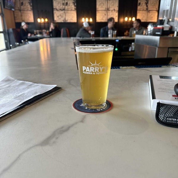 Parry's Pizzeria & Bar - Pizzeria