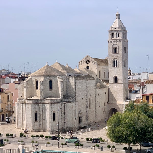 Cattedrale Di Barletta - Church in Barletta