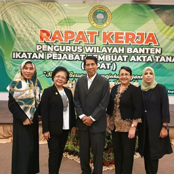 Notaris Azalia Afiff, S.H - Tangerang, Banten