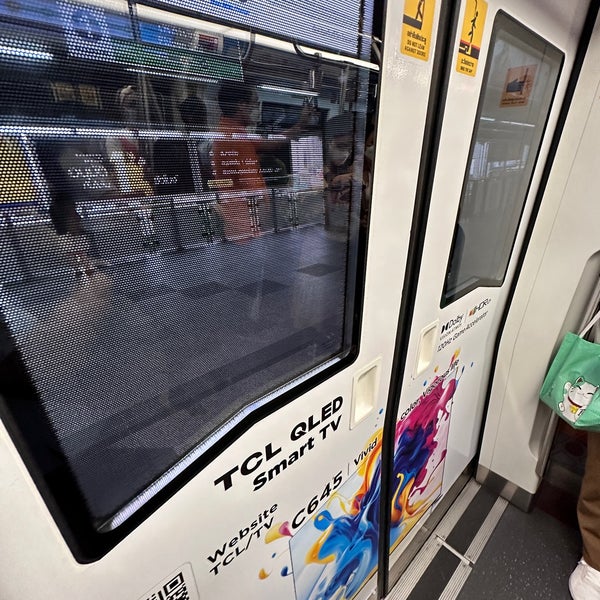 BTS เพลินจิต (Phloen Chit) E2 - Rail Station in Pathum Wan