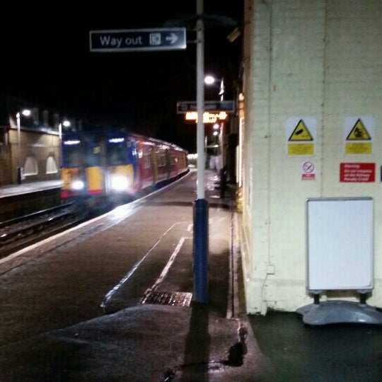 Hampton Railway Station (HMP) - Hampton - 12 tips