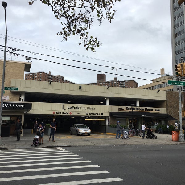 Lefrak City Plaza - Elmhurst - Queens, NY