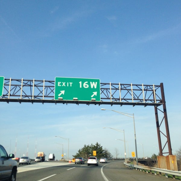 Photos at NJ Turnpike at Exit 16W - Intersection