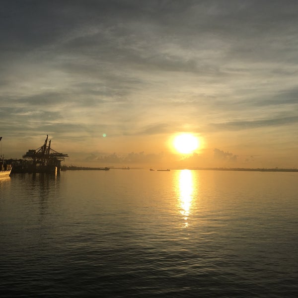 Photos at Pier 4 - Pier in Cebu City