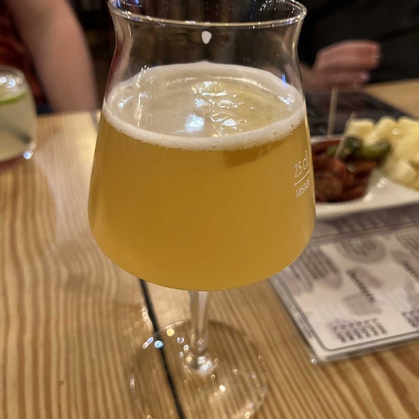 Bar Parallele (Now Closed) - Matonge - Place Fernand Cocqplein 27