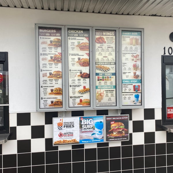 Rally's - Fast Food Restaurant