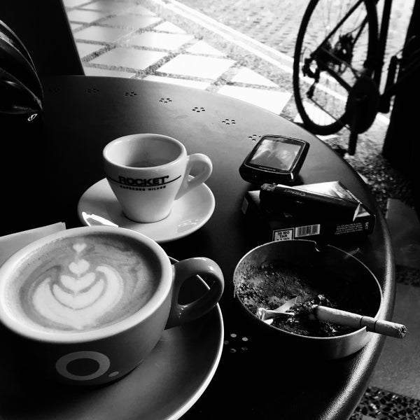 AWOR GALLERY & COFFEE - Coffee Shop