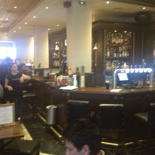 Ma Nolan's - Irish Pub in Cannes