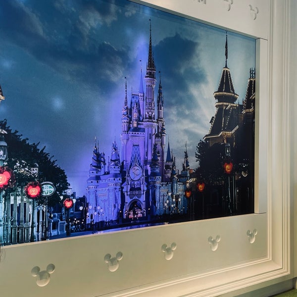 The Art of Disney - Art Gallery in Lake Buena Vista