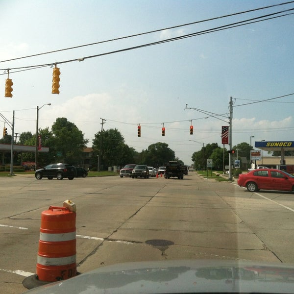 Photos at 14 Mile & Utica Roads - Intersection