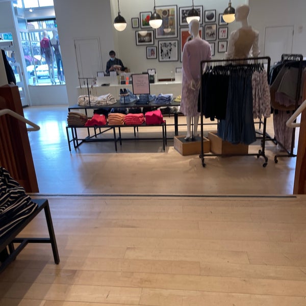 J.Crew - Clothing Store in Pasadena