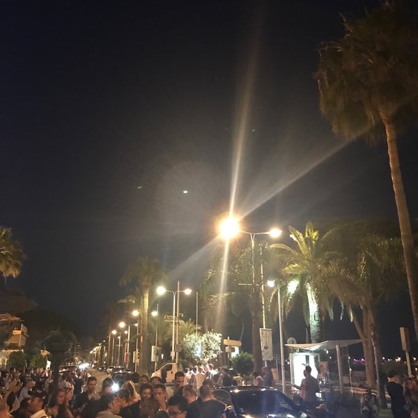 Gutter Bar - Beer Garden in Croisette - Palm Beach