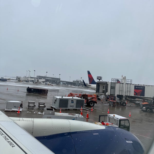 Gate F13 - Concourse F
