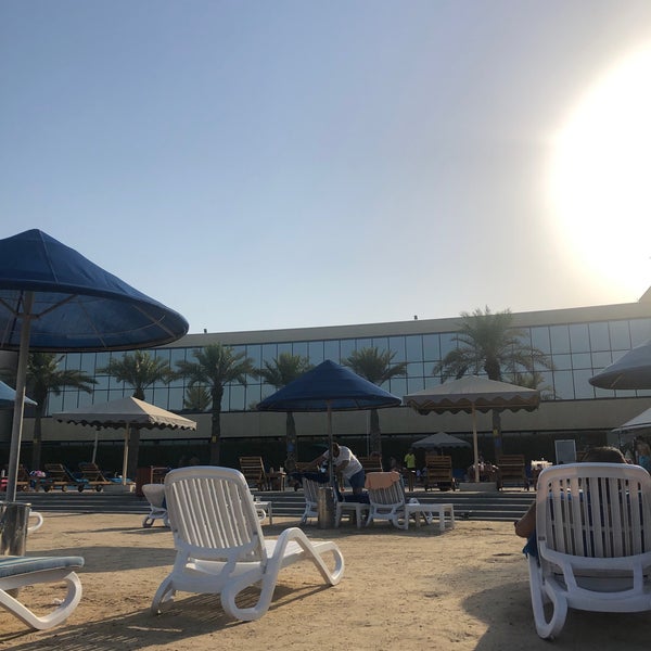 Hilton Swimming Pool