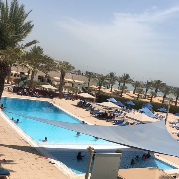 Hilton Swimming Pool