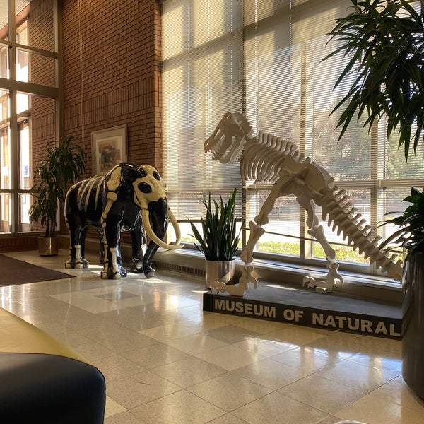 IPFW Science Building - College Science Building in Fort Wayne