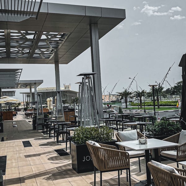 Iconic 2022 Building - 187 visitors