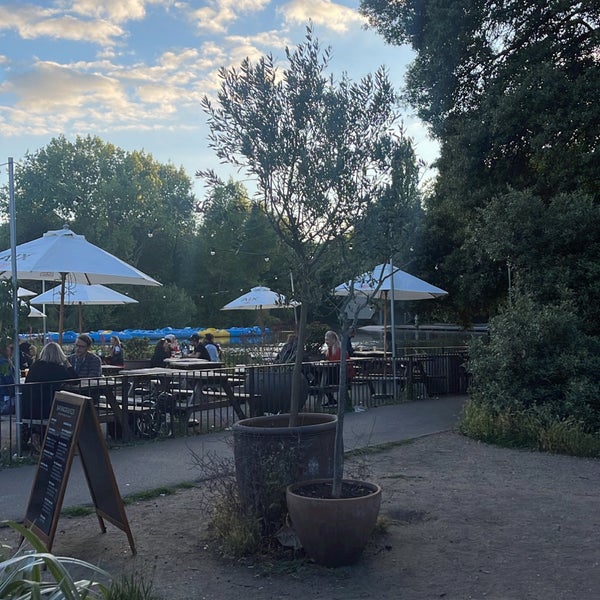 Pear Tree Cafe - Café