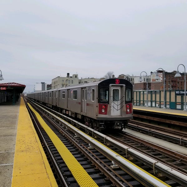 MTA Subway - 183rd St (4) - University Heights - 373 visitors