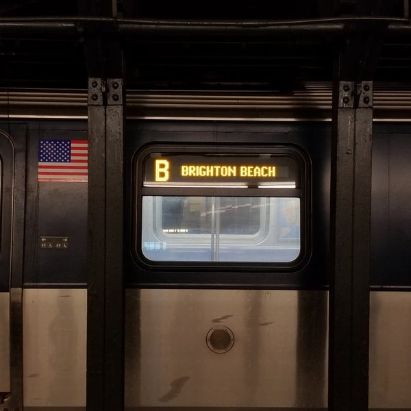 MTA Subway - 135th St (B/C) - Metro Station in West Harlem