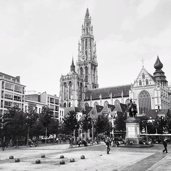Groenplaats - Plaza in Historisch Centrum