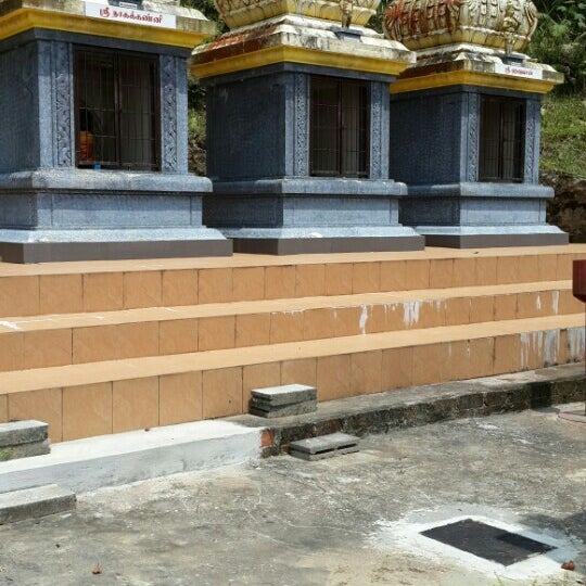 Mount Matang (Mike) Sri Maha Mariamman Hindu Temple - Temple in Kuching