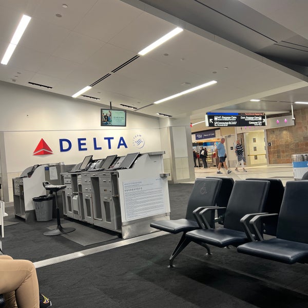 Gate A19 - Airport Gate