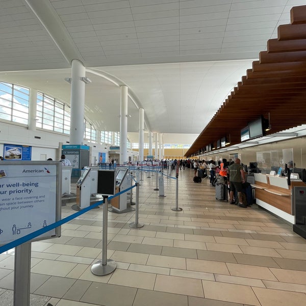 Photos at Lynden Pindling International Airport (NAS) - Airport in Nassau