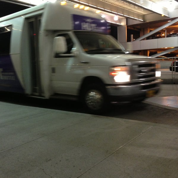 Pdx Shuttle Island #2 - Portland International Airport - 2 tips from ...