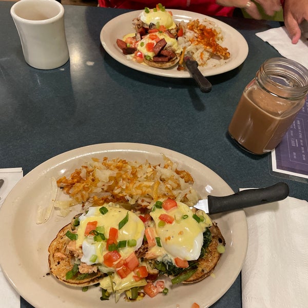 Main Street Overeasy - Breakfast Spot