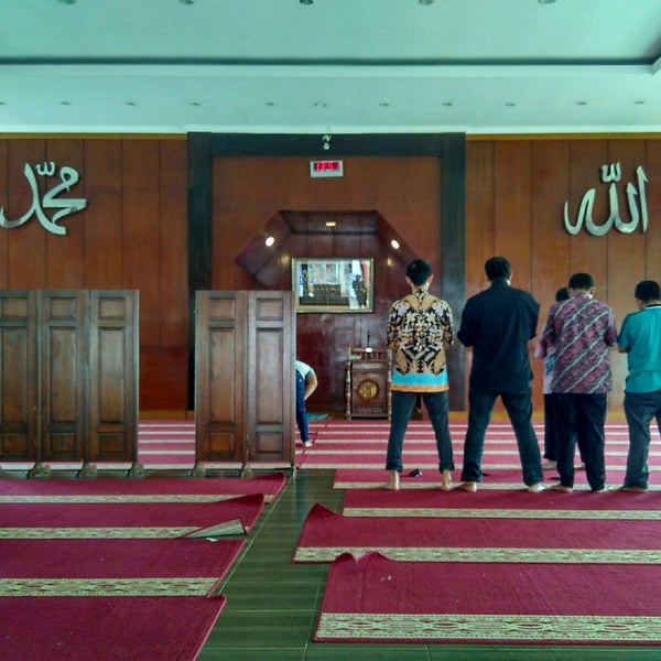 Masjid Ar-Rihlah Rest Area KM 125 B - 451 ziyaretçidan 4 tavsiye