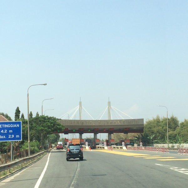 Gerbang Tol Cilegon Timur - Bus Station in Cilegon