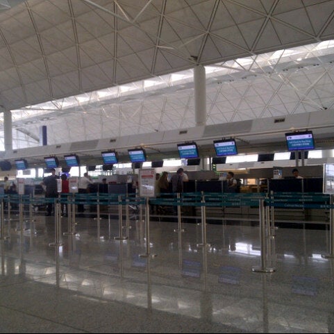 Cathay Pacific Check-in Counter - General Travel in Chek Lap Kok