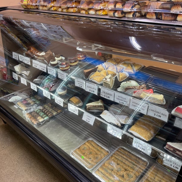 Old Country Bakery - Crossroads - 2 tips