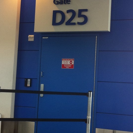 Gate D25 - Airport Gate