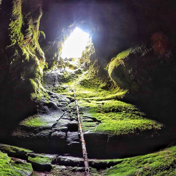 Ape Cave - Hiking Trail