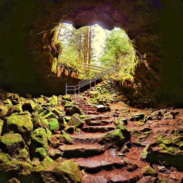 Ape Cave - Hiking Trail