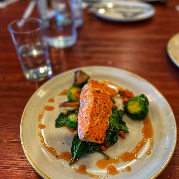 Wildfin American Grill - 835 NW Gilman Blvd