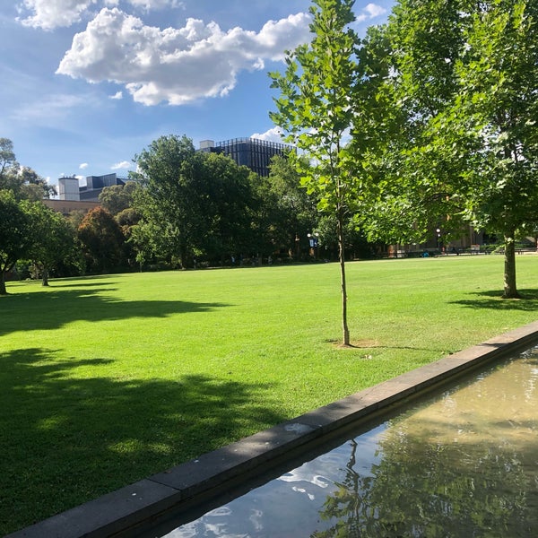 South Lawn - Parkville - 2 tips from 513 visitors