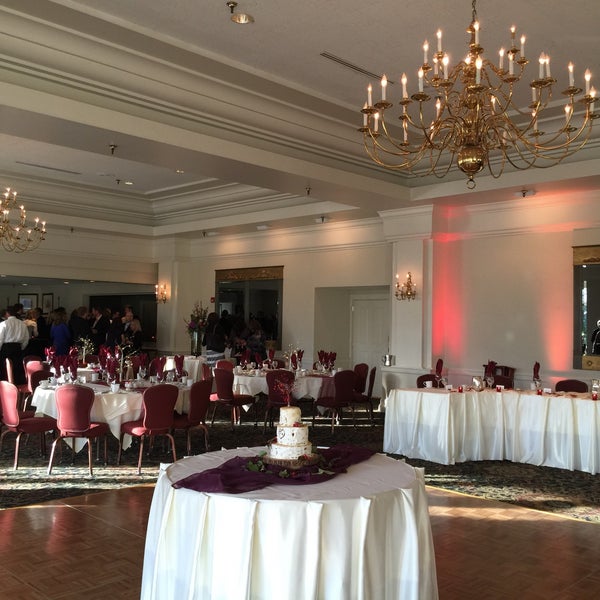 Wayzata Country Club - 200 Wayzata Blvd W