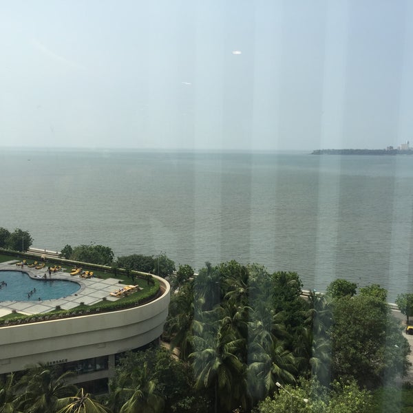 Express Towers - Office