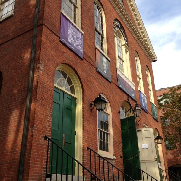 Old Town Hall in Salem - Downtown Salem - 3 tips